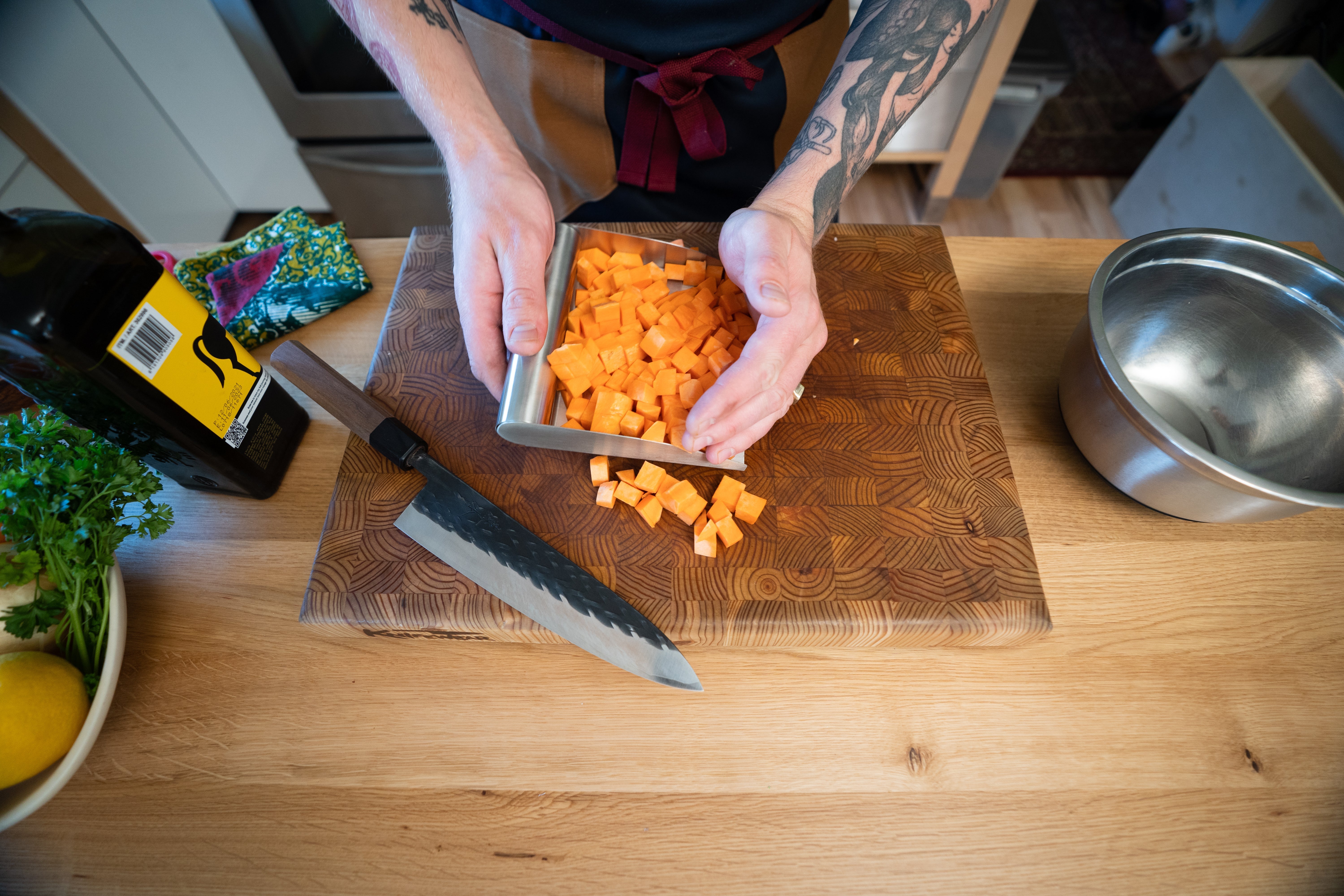 Food Scoop v.s. Bench Scraper: The Ultimate Mise Mover – Knifewear ...