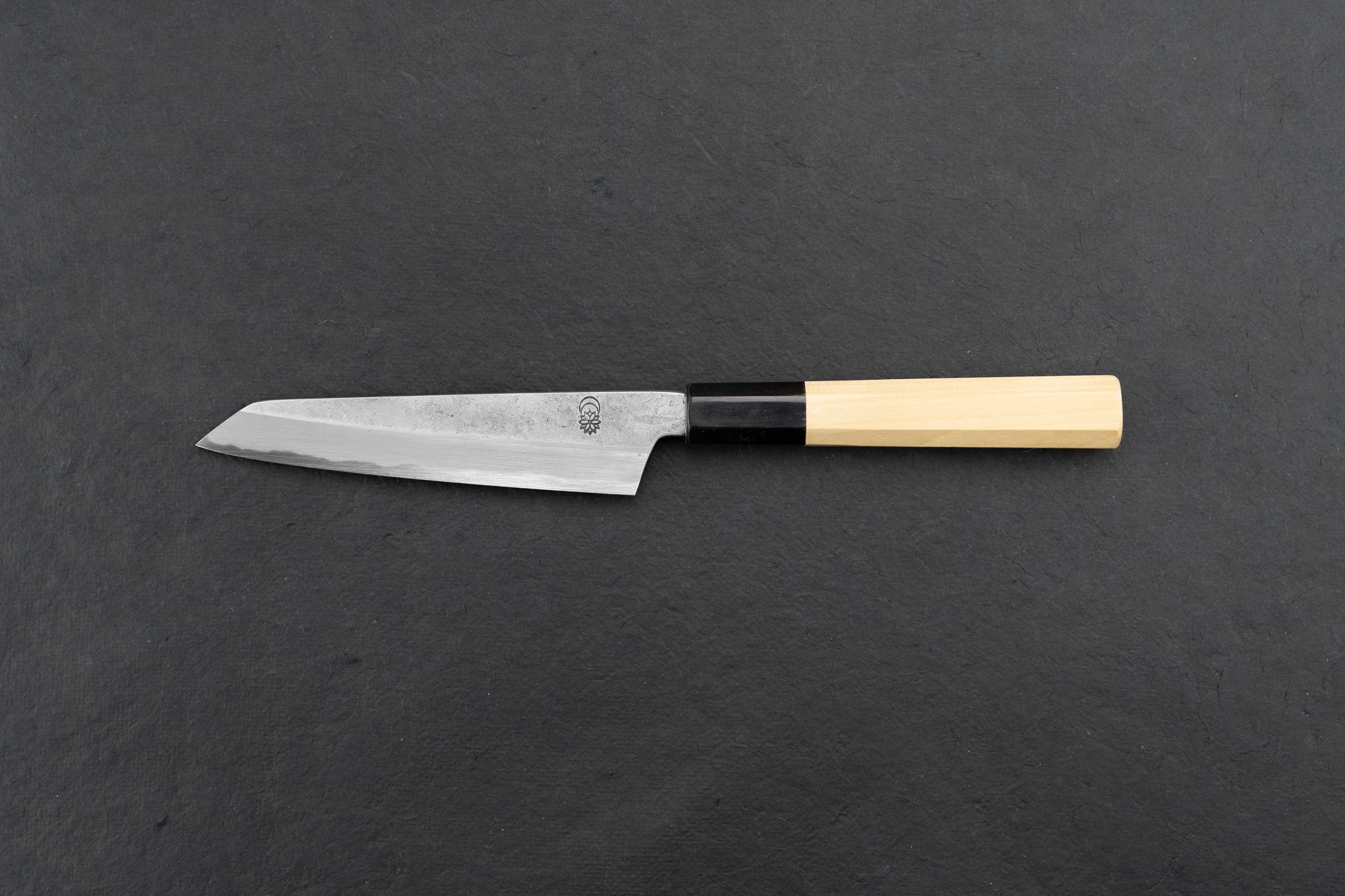 Sakai Kikumori Kikuzuki Rin Kiritsuke Petty 135mm - Knifewear ...